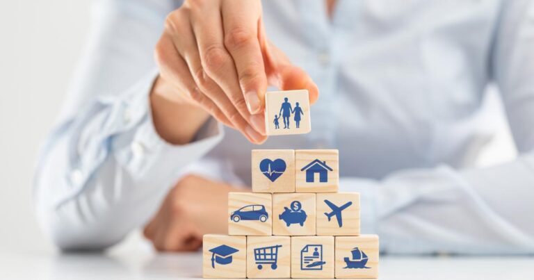 Who is an Insurance Producer? Insurance Broker vs Insurance Agent